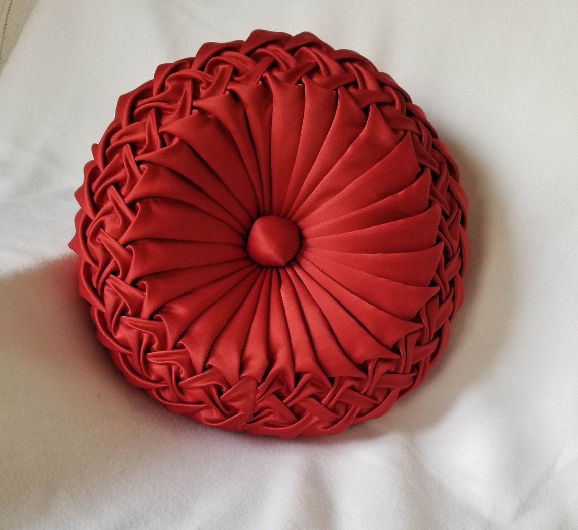 Red Rust Round Pillow Throw Pillow Smocking Pillow Pintuck - Etsy
