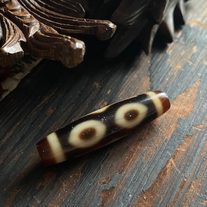 Pure dZi dragon eyes. Old Tibetan real dZi. Power dZi | Etsy