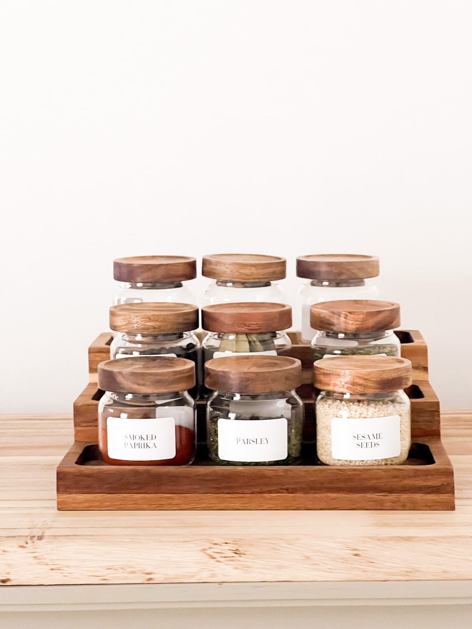 Spice Jar Set With Acacia Rack – Mini Acacia Jars for Pantry ...