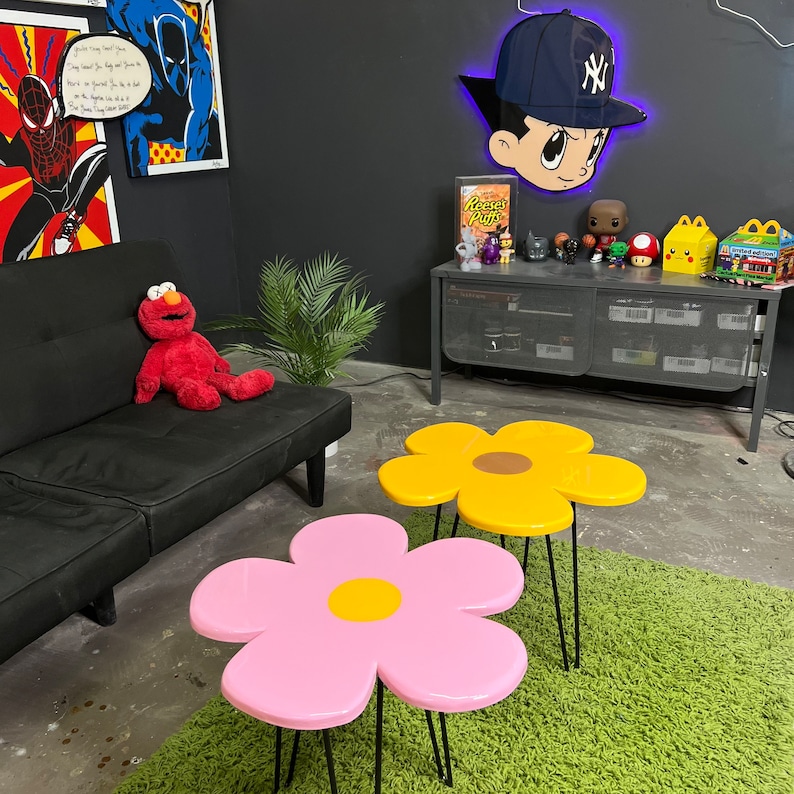 Groovy Flower End Table | LOWKEY Lyss - Etsy