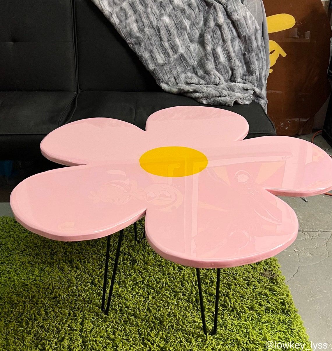 GROOVY FLOWER Table Wall Art by Lowkey Lyss - Etsy
