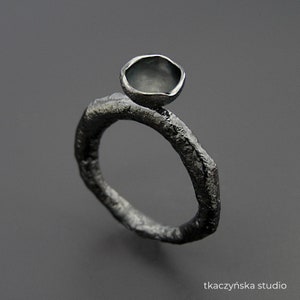 Unique Edgy Black Shell Ring, Modern Cocktail Bowl Ring, Contemporary ...