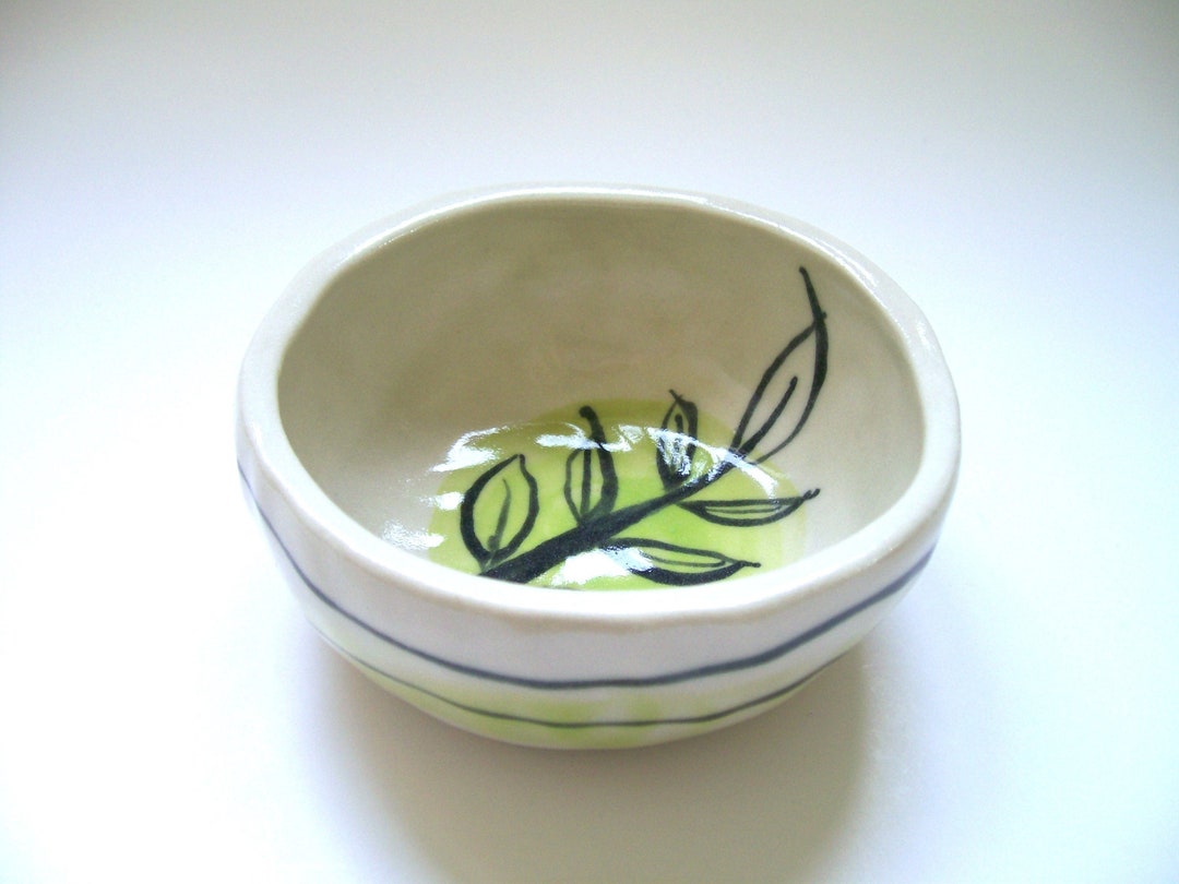 Small Bowl With Leaf Design - Etsy