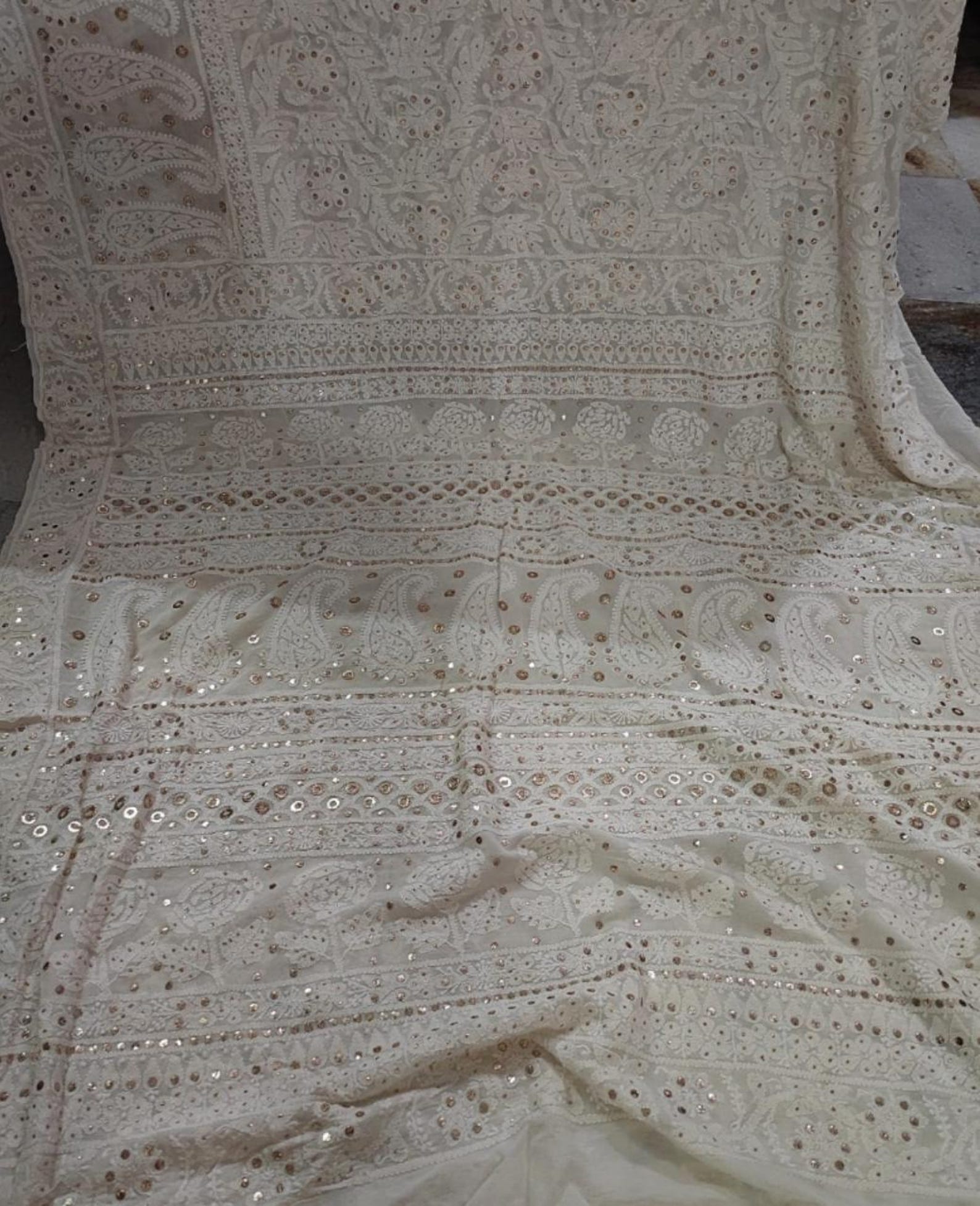 Authentic Handmade Chikankari Saree | Pure Georgette Kamdani Chikankari ...