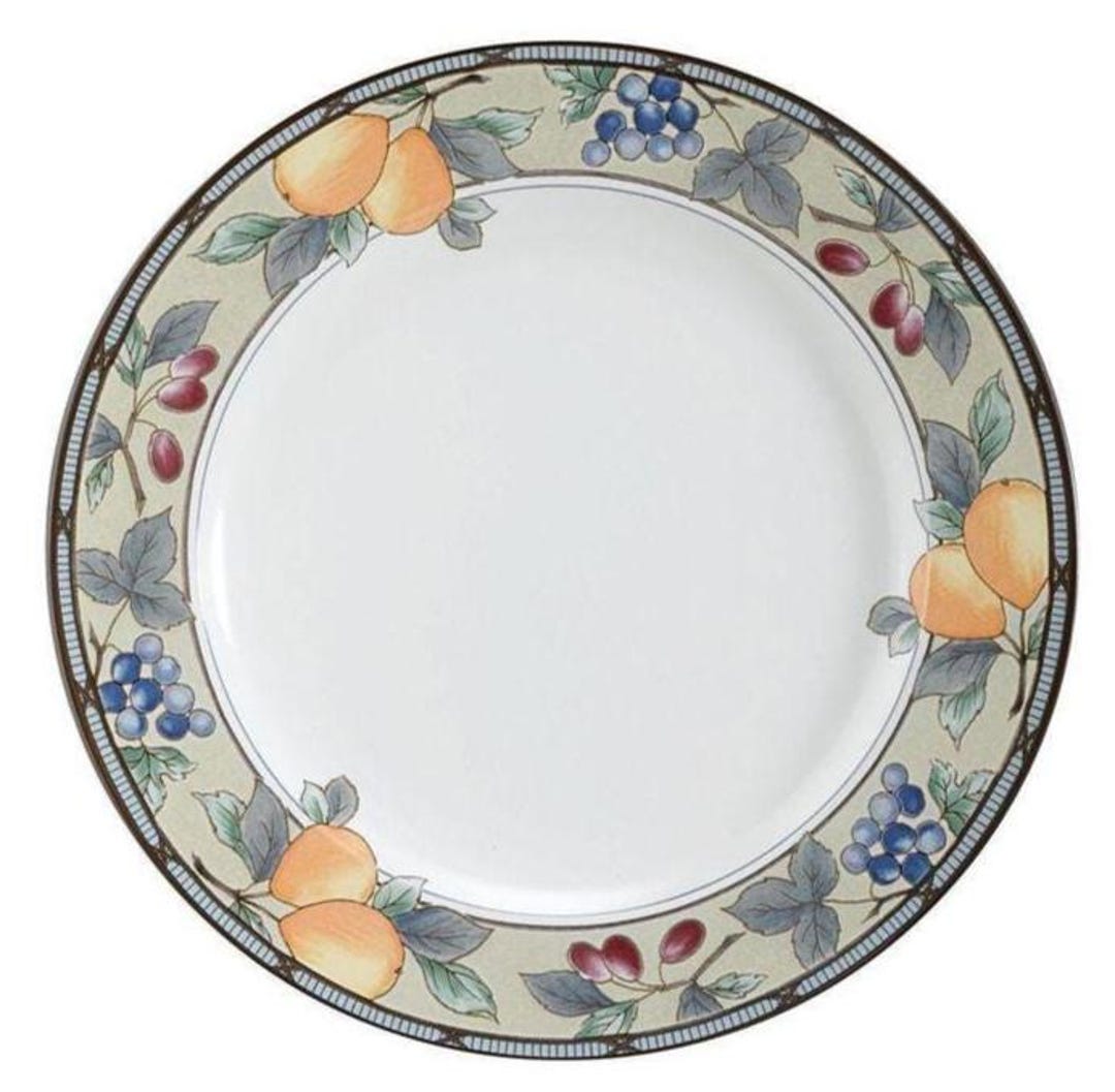 4 Dinner PLATES / MIKASA Intaglio, Garden Harvest CAC29 / White Cream ...