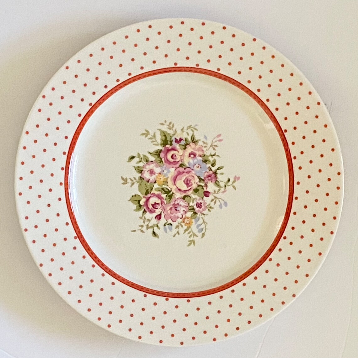 4 Dinner Plates / POLKA DOTS and FLOWERS / Red Gray Pink Blue Cream ...