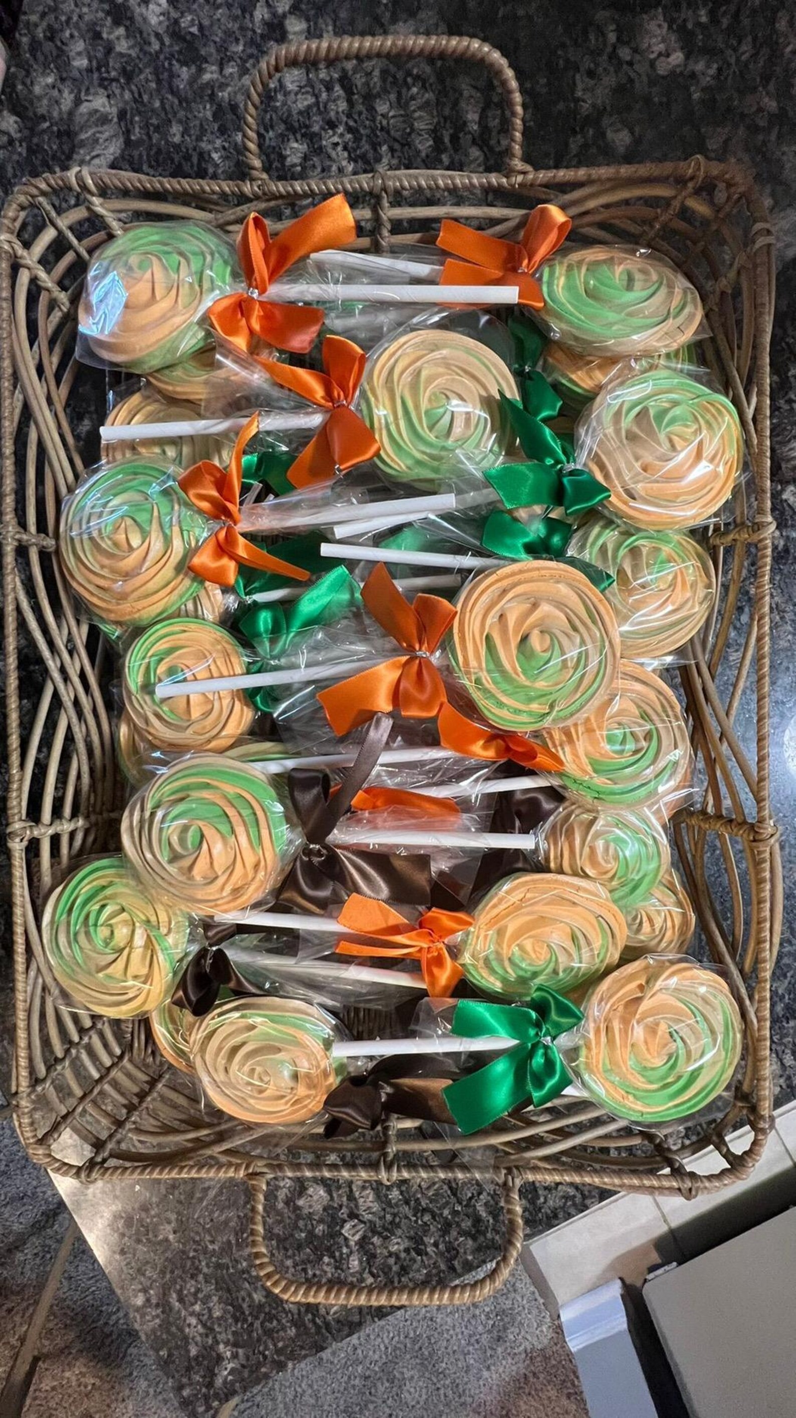 MERINGUE ROSE LOLLIPOPS - Etsy