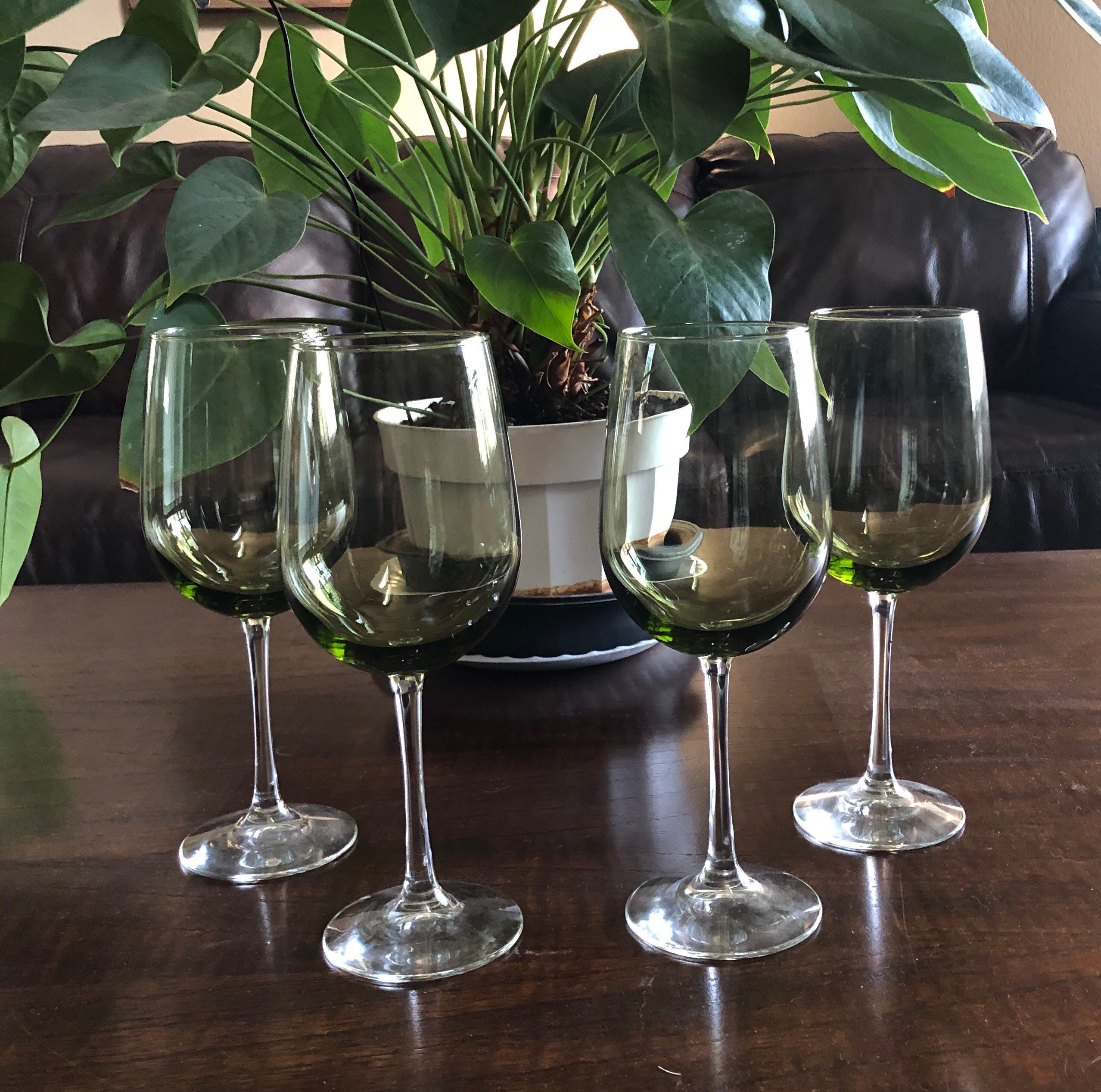 Set von vier grünen Weingläsern 564 | Etsy