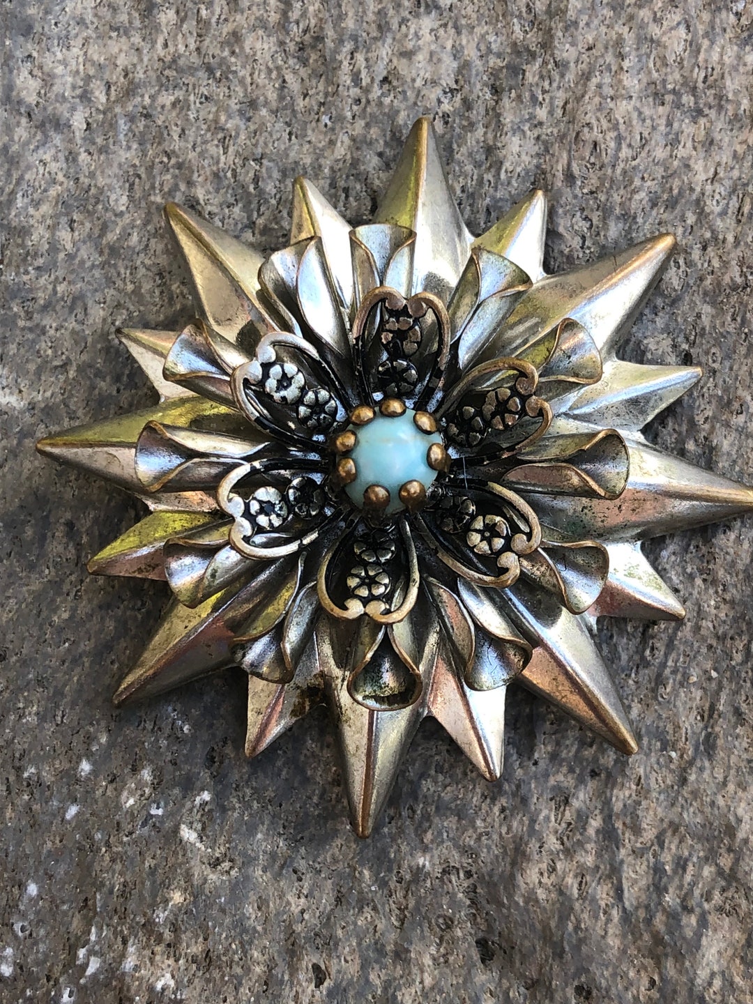 Mid Century Starburst Pin With Turquoise #422 - Etsy Mid Century Starburst Pin With Turquoise #422 - Etsy