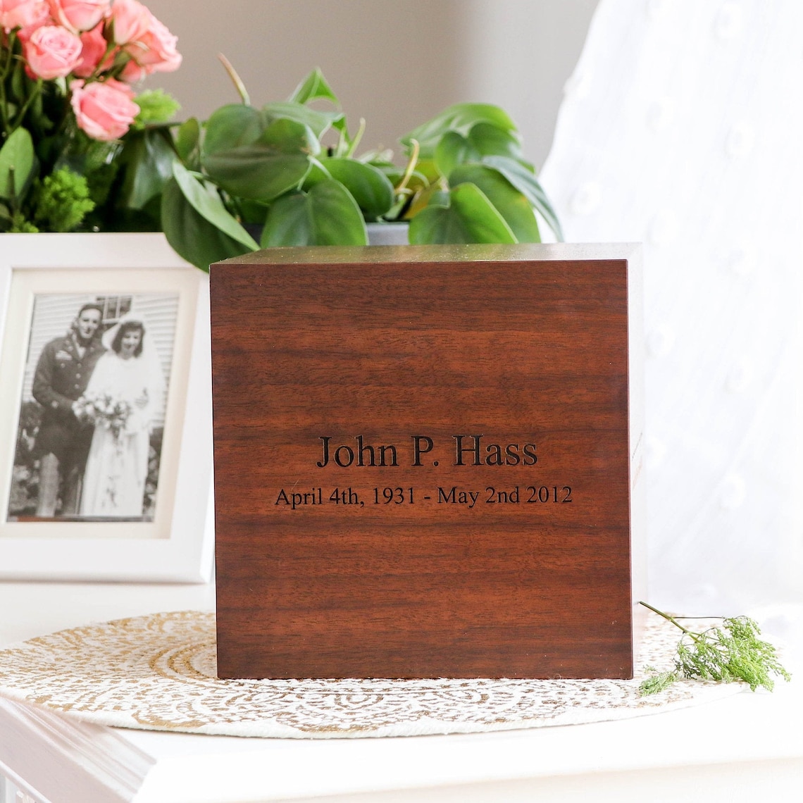 Simple Urn Walnut - Etsy