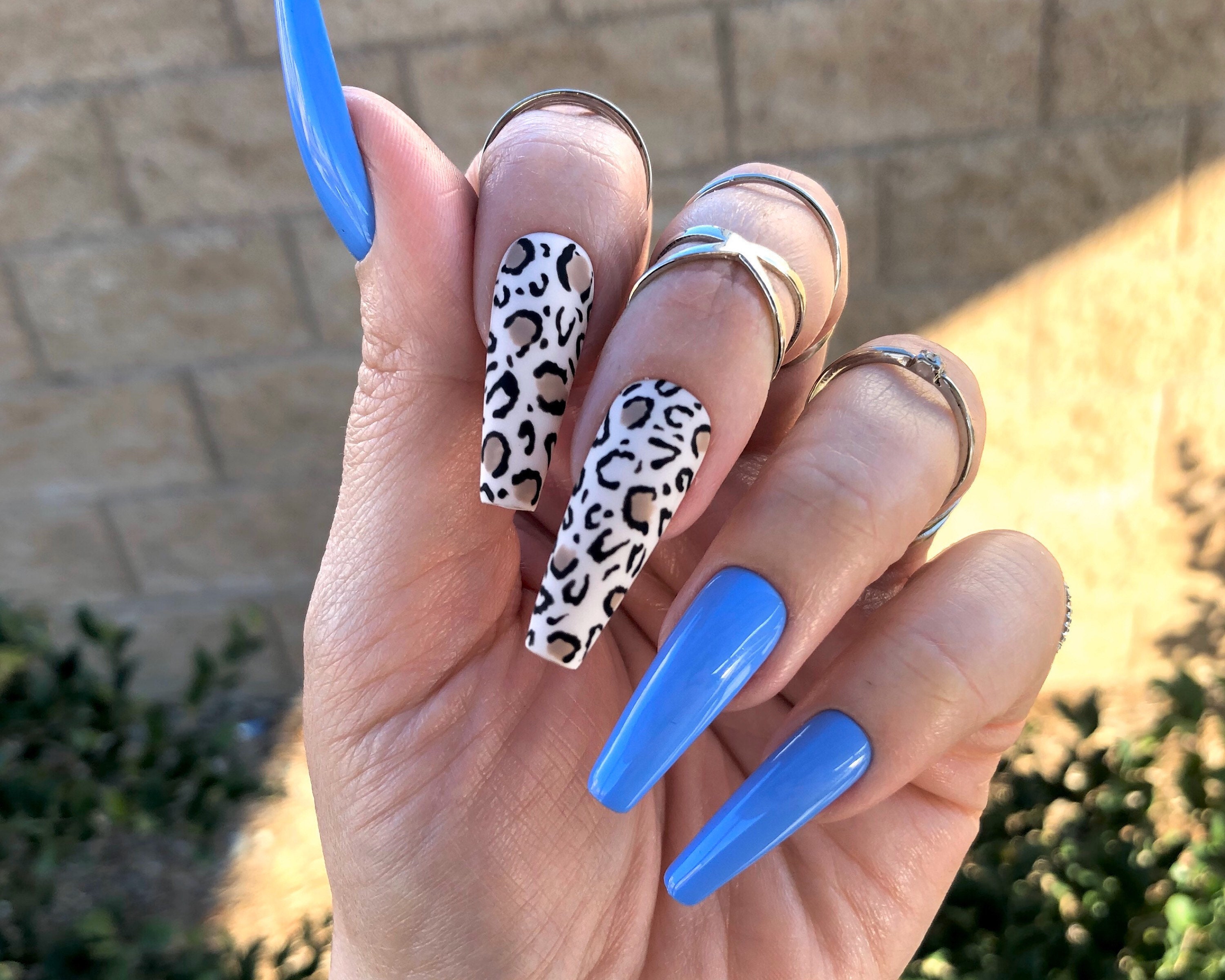 Blue Cheetah Print Nails