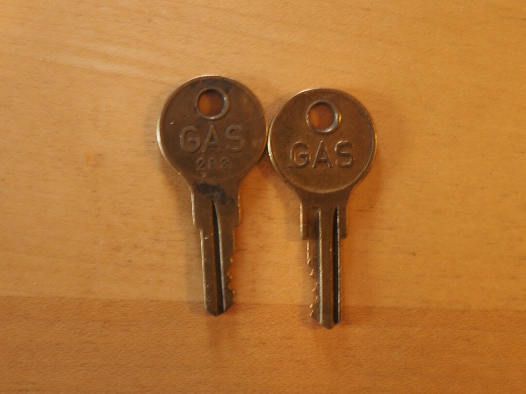 Vintage Brass Gas Keys - Set of 2 Collectible Keys - Etsy
