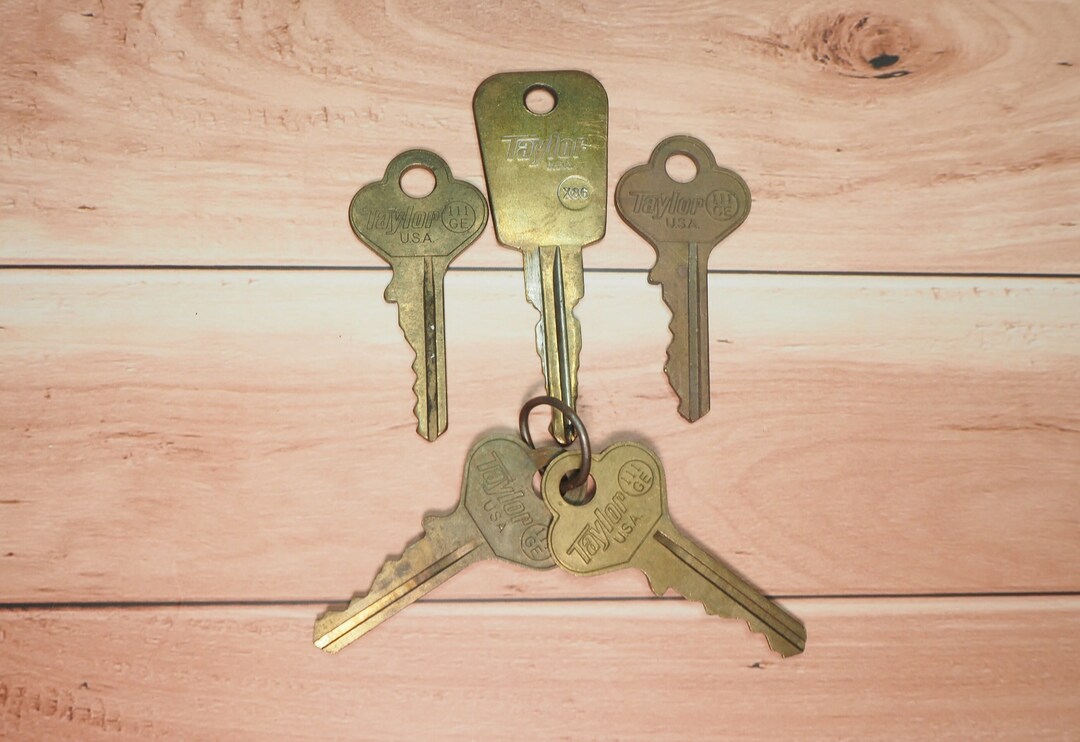 Vintage Brass Taylor Keys - Set of 5 Collectible Keys - Etsy