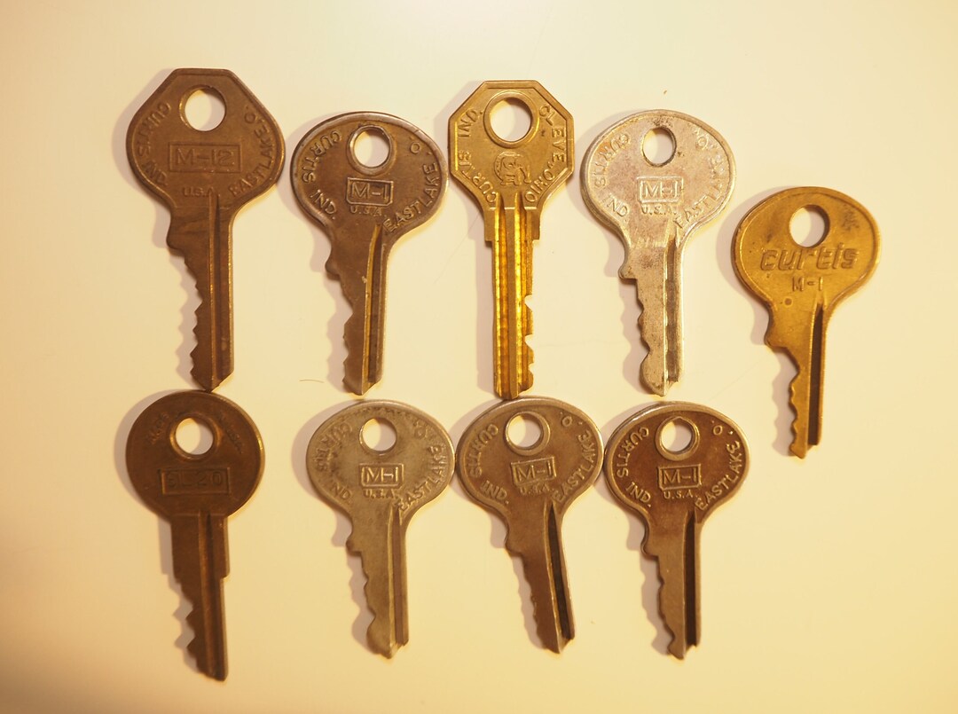 Vintage Curtis Keys - Set of 9 Collectible Brass Keys - Etsy