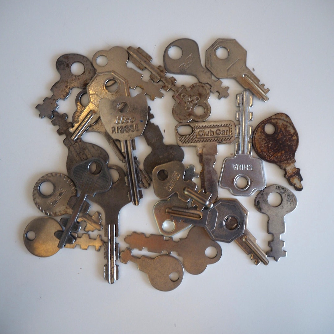 Vintage Double Sided Keys: Set of 24 Collectible Keys - Etsy