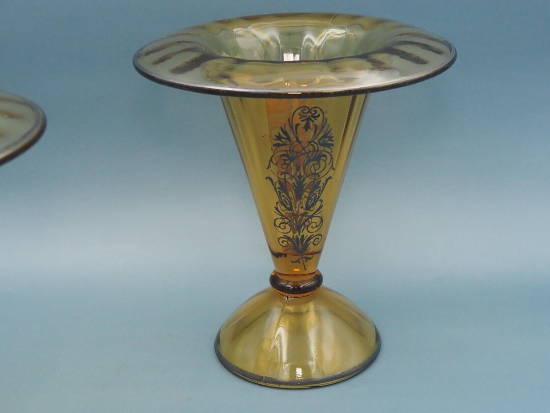 Cambridge Glass Amber Keyhole Footed Trumpet Vase