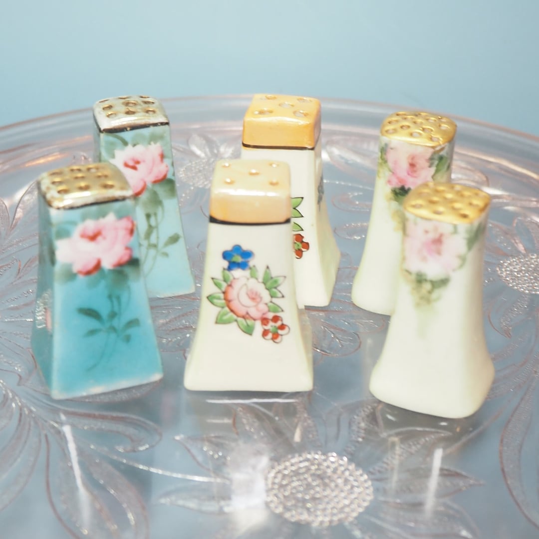Vintage Asian Mini Flower Shakers Collectible Salt and Pepper Pairs ...