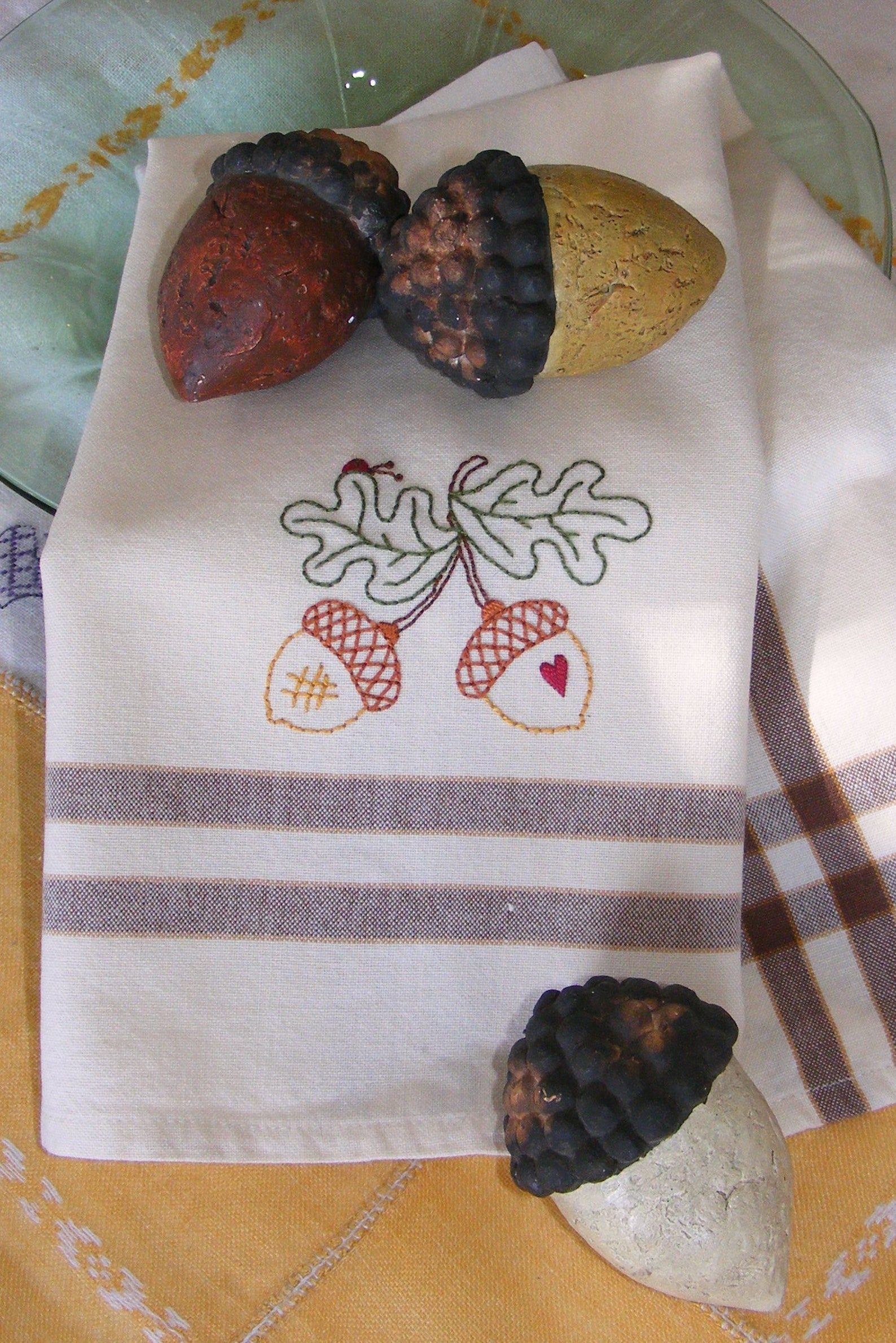 Autumn Acorn - Hand Embroidery Tea Towel Pattern - Etsy