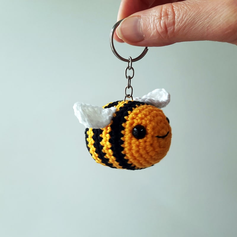 Crochet Bee Keychain - Etsy