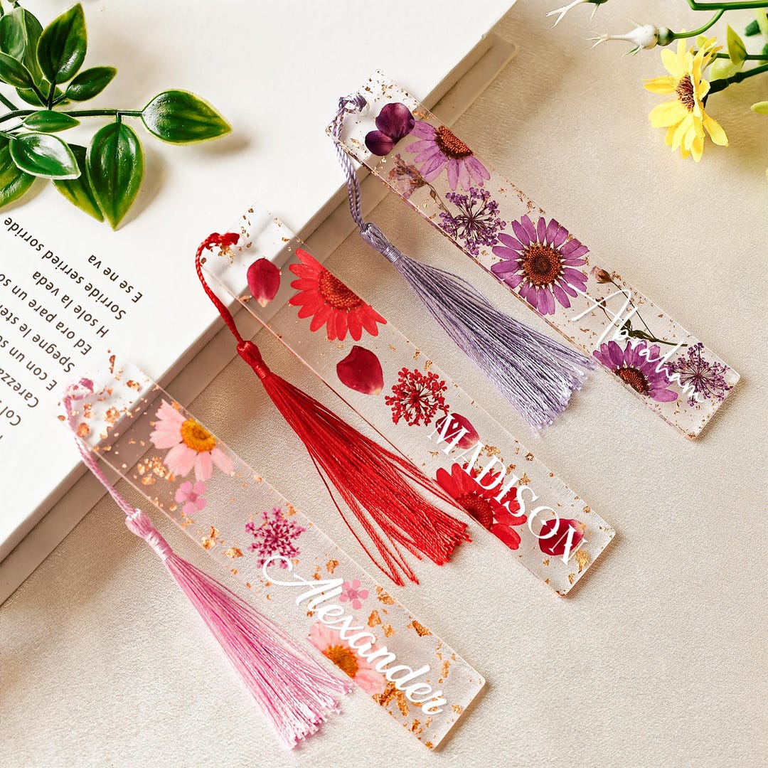 Personalized Pressed Flower Bookmark, Daisy Resin Bookmark, Book Lover ...