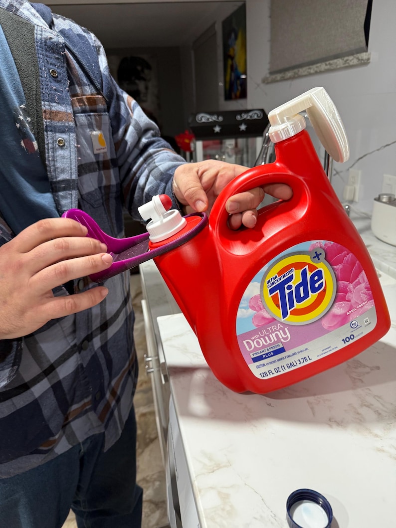 Laundry Detergent Helper Set. Laundry Cup Holder and Laundry Cup Drain ...