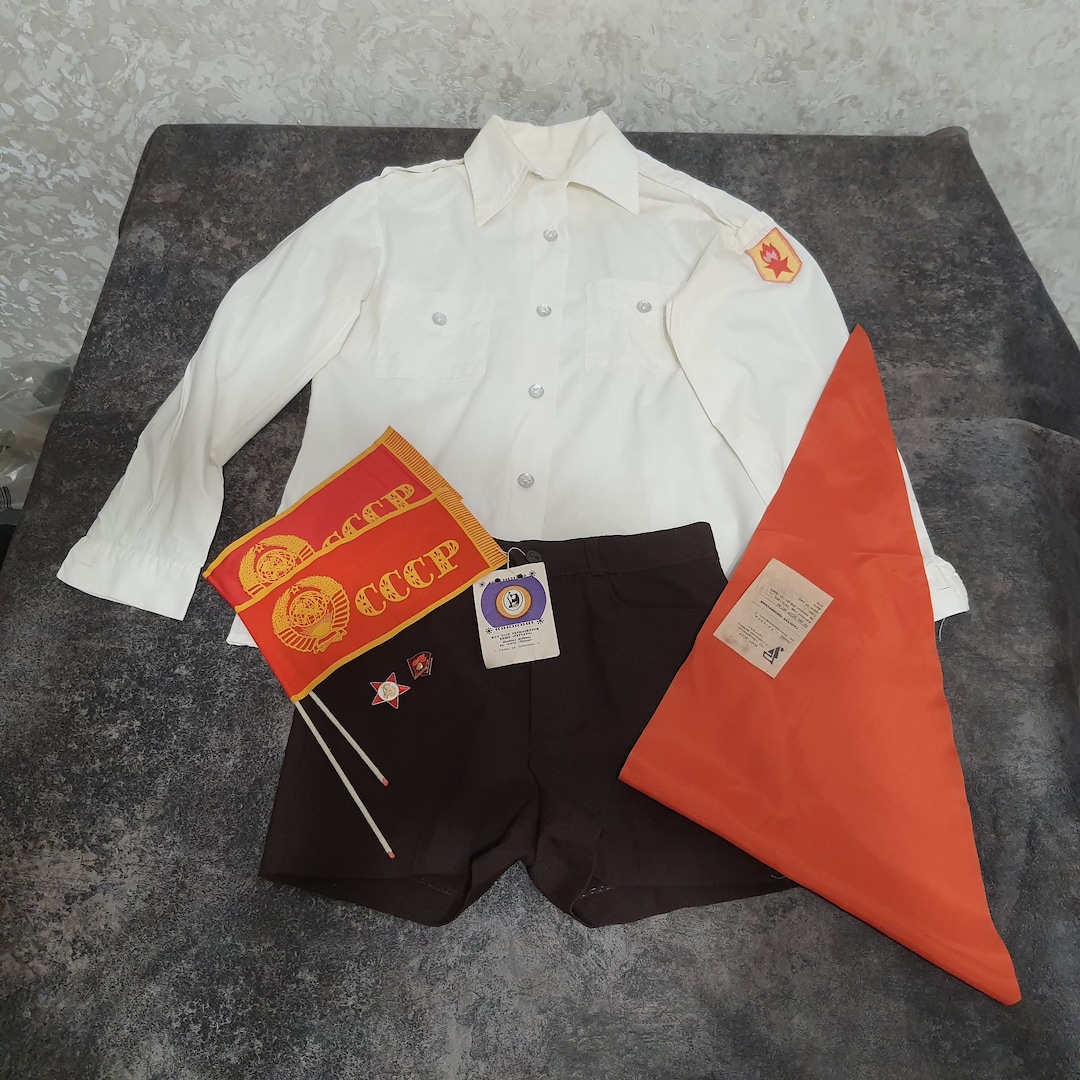Pioneer Uniform, Ussr, Pioneer, Ussr Badge, Ussr Tie, Flags, Vintage ...