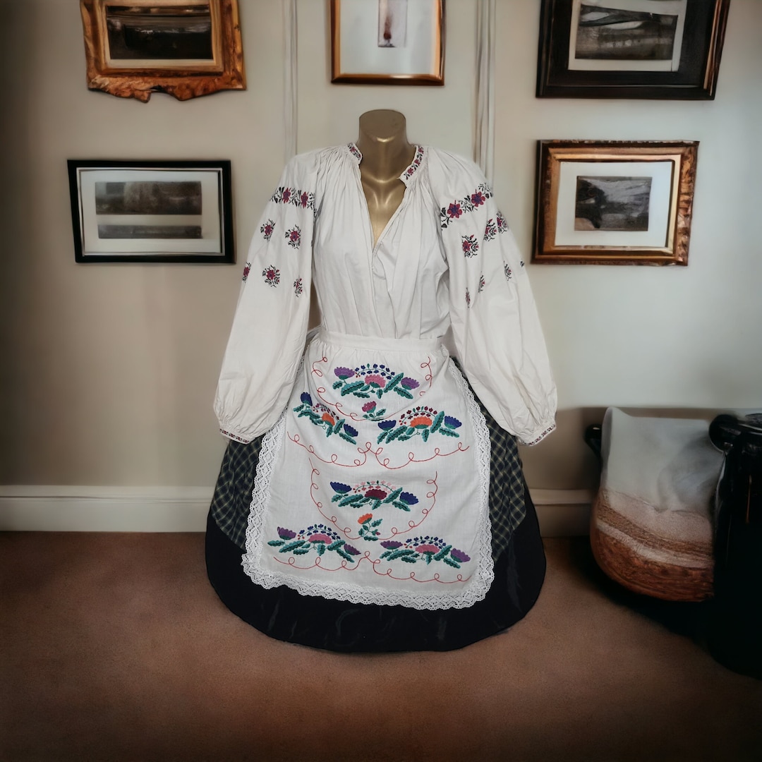 Vintage Ukrainian Apron Traditional Cute Apron - Made in Ukraine Apron ...