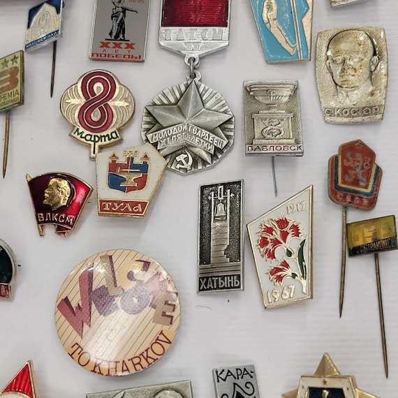 Set of 100 badges, USSR badges, Soviet badges, 70s, m… - Gem