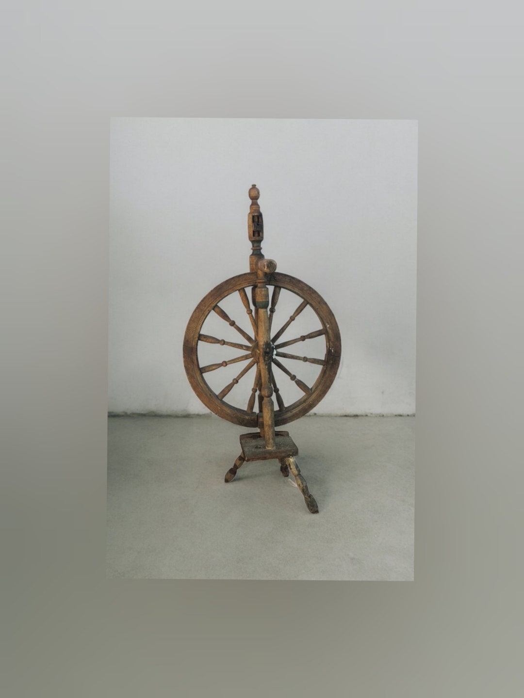 Antique Wooden Spinning Wheel, Rotating Wheel, Tool Manual Spinning ...