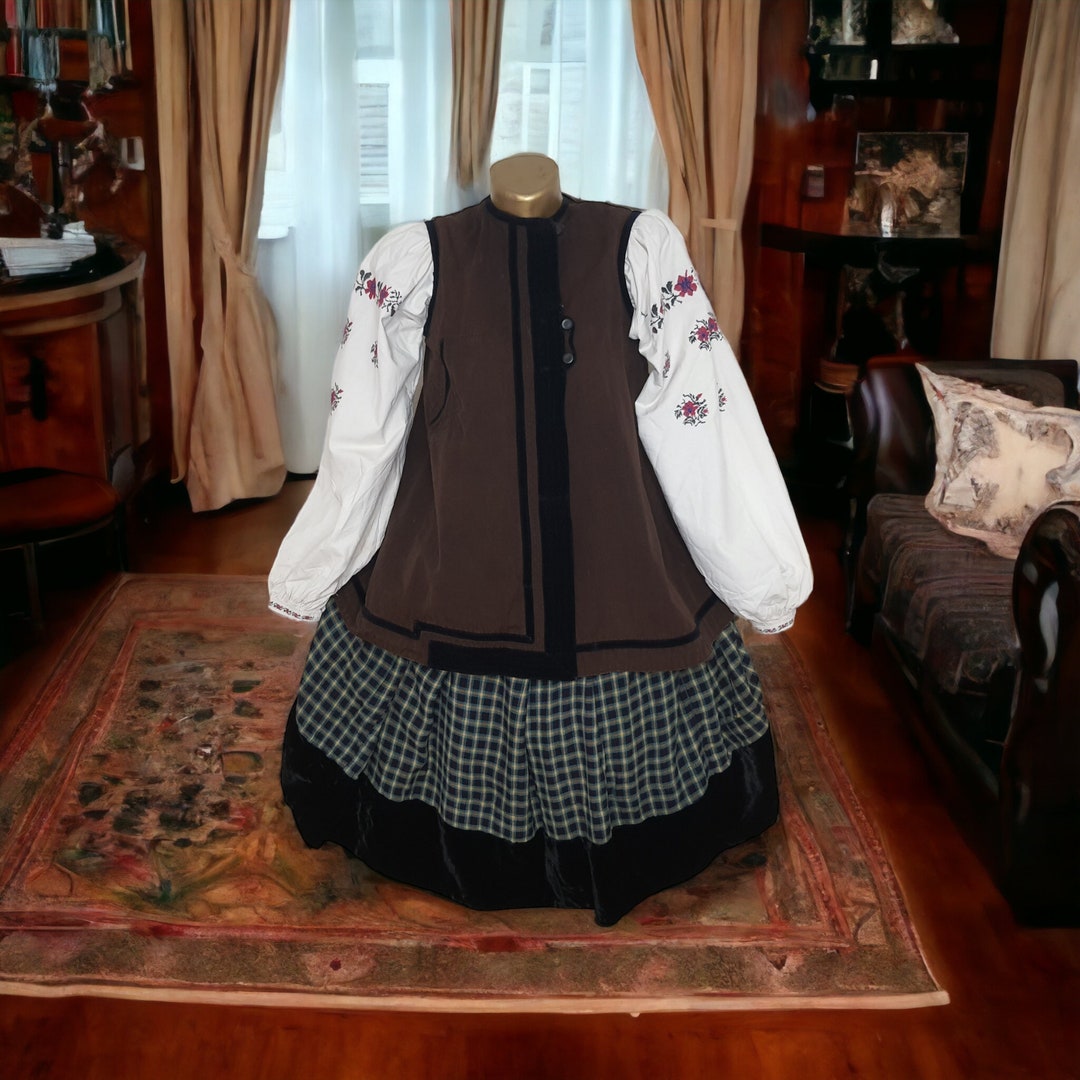 Ukrainian Costume, Folklore Costume, Ukrainian Clothes, Clereska, Skirt ...