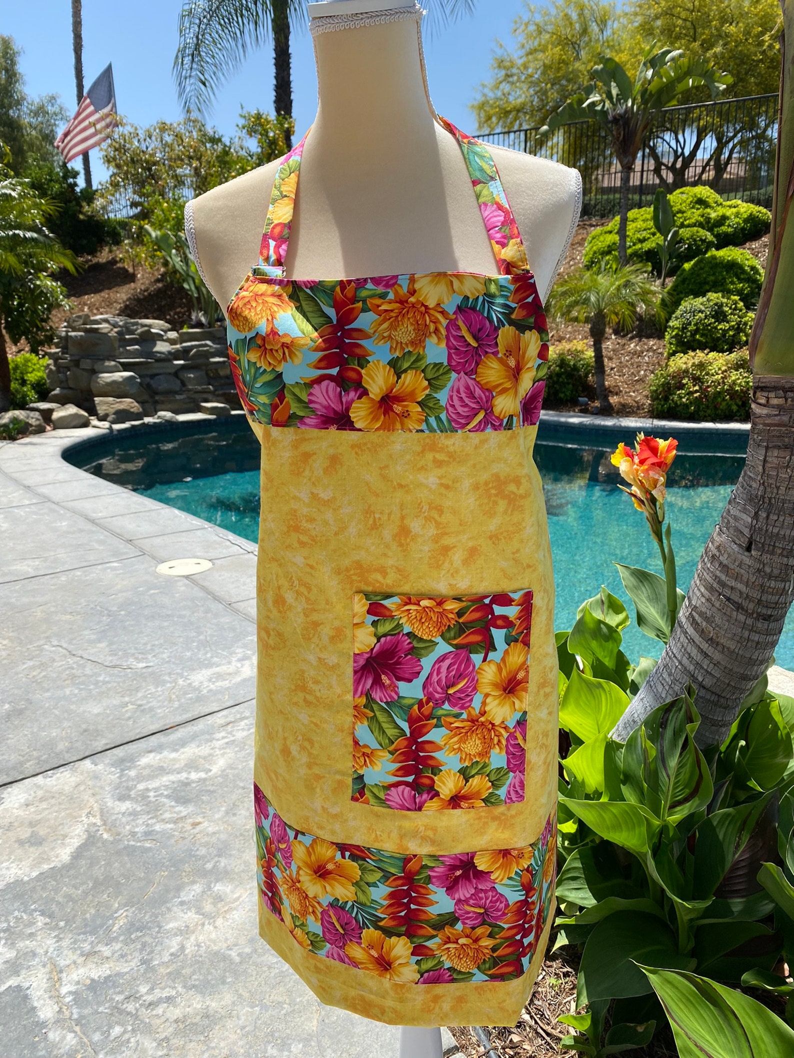 Reversible, Adjustable Apron With Pockets on Both Sides - Etsy