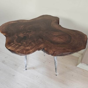 Live Edge Walnut Tree Wood Amazing Naturally Form Wood Slice, Big ...