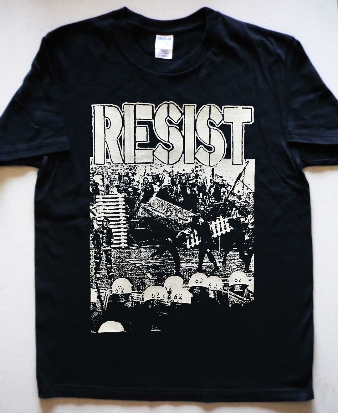 RESIST T-shirt Unamused Defiance Aus Rotten Depraved - Etsy