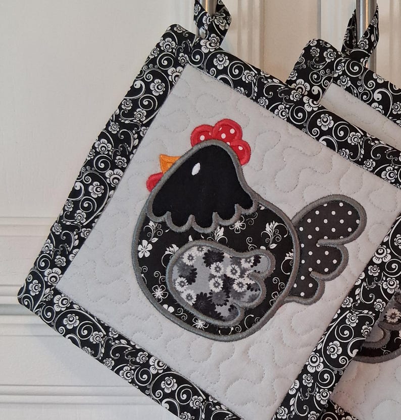Insulated Quilted Potholders Set of 2, Chicken Potholders, Farmhouse ...