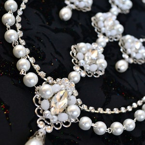 White Pearls Tikka Set, Boho Indian Style Jewelry, Small Earrings ...