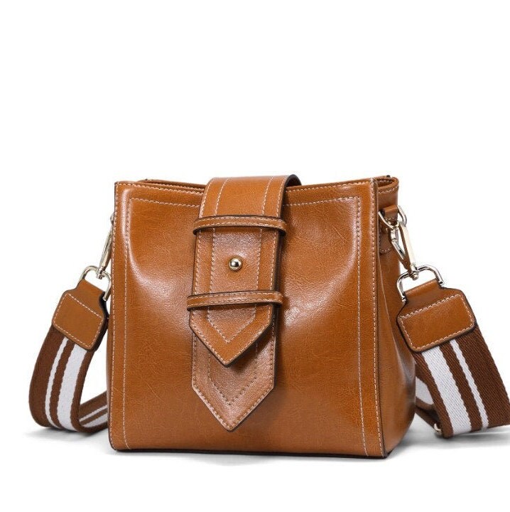 Vintage Caramel Bag in Genuine Leather With Beautiful Guitar Strap ...