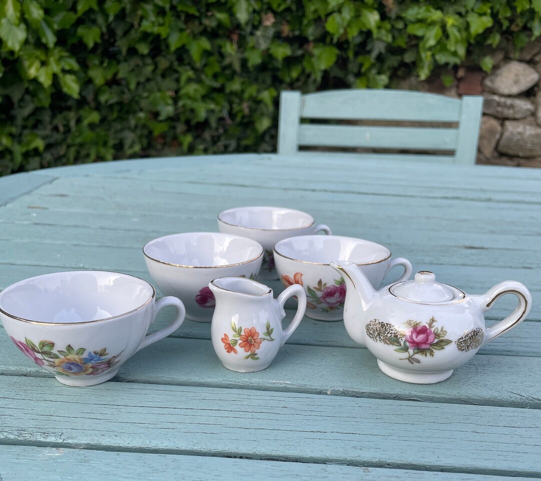 Vintage Miniature Tea Set - 4 Cups, Tea Pot and Milk Jug Floral Pattern ...