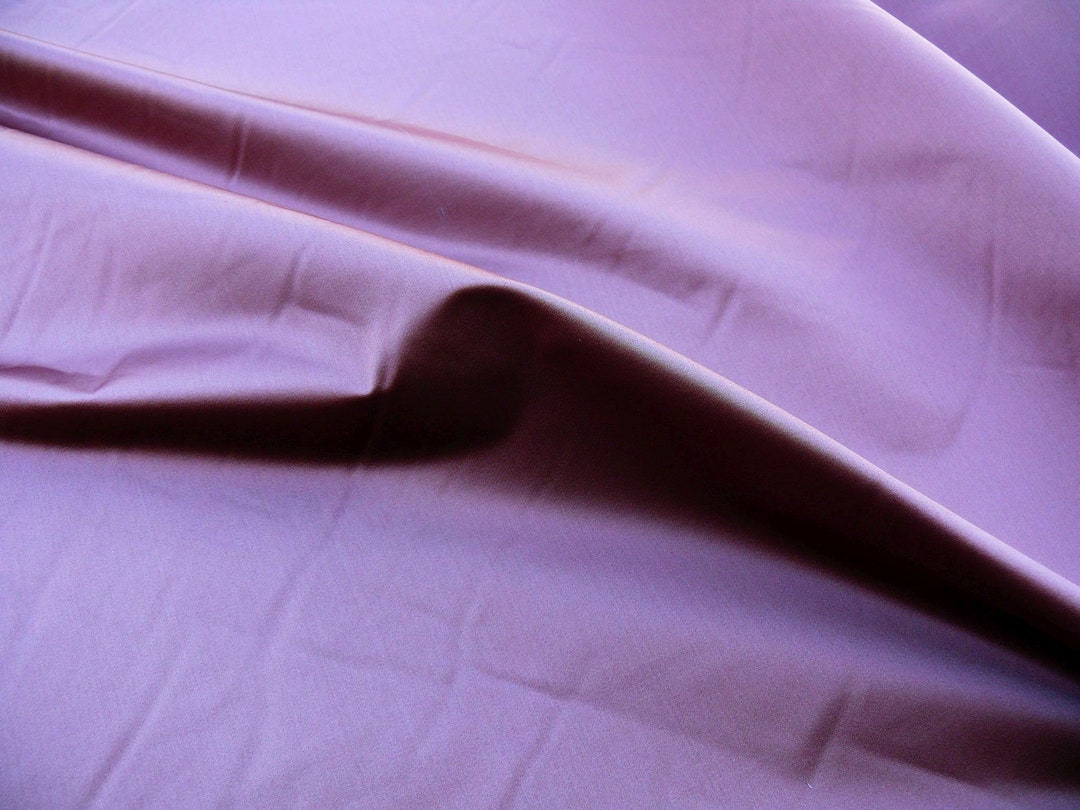 Lagerware Akademie Seidensatin Raisin Gedecktes Rot-Bronze Lila UVP 436 ...