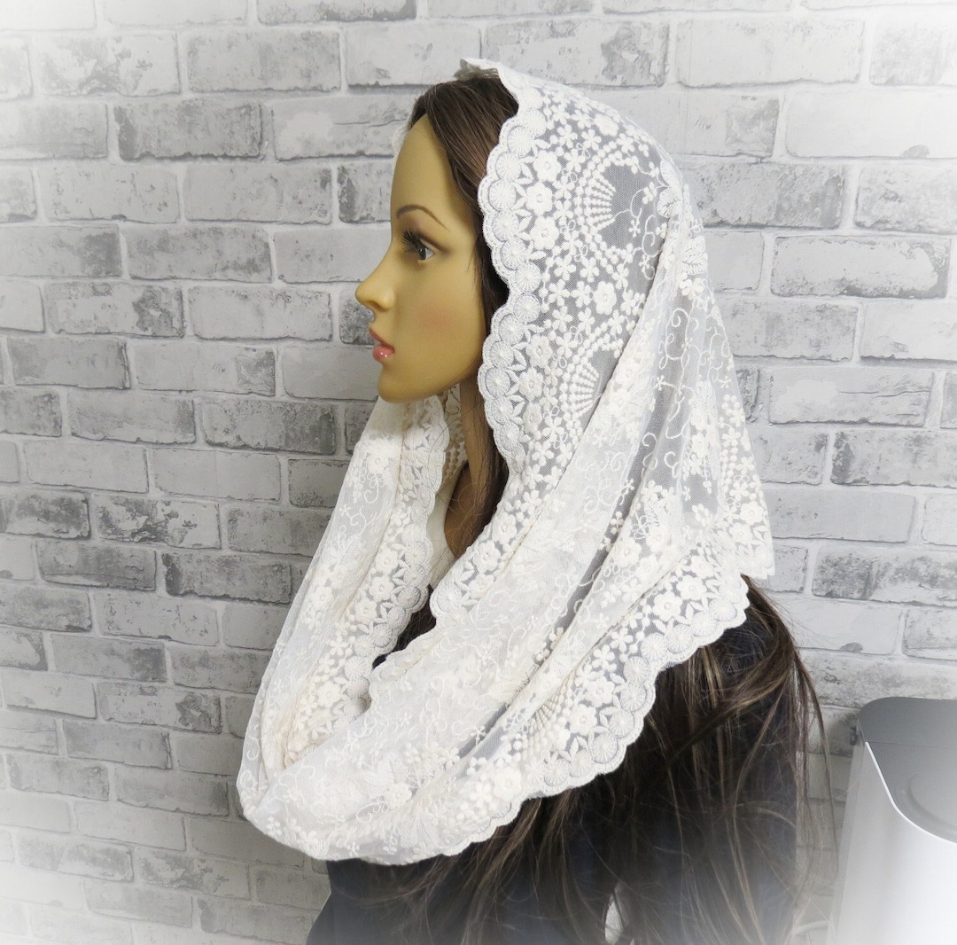 CHAPEL MANTILLA, Lace Infinity Chapel Veil, Catholic Mass Veil ...