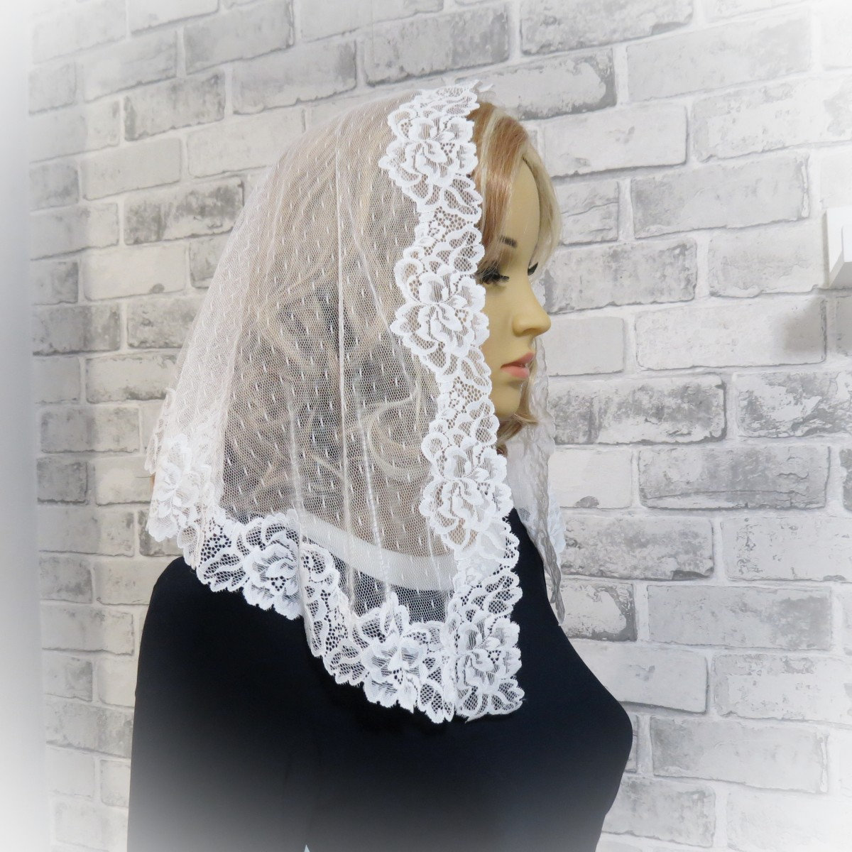 CHAPEL MANTILLA /lace Mantilla/triangle Mantilla Chapel Veil/ Church ...