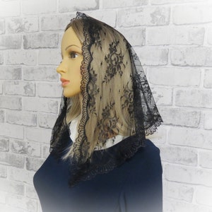CHAPEL MANTILLA, Lace Mantilla, Triangle Mantilla Chapel Veil, Church ...