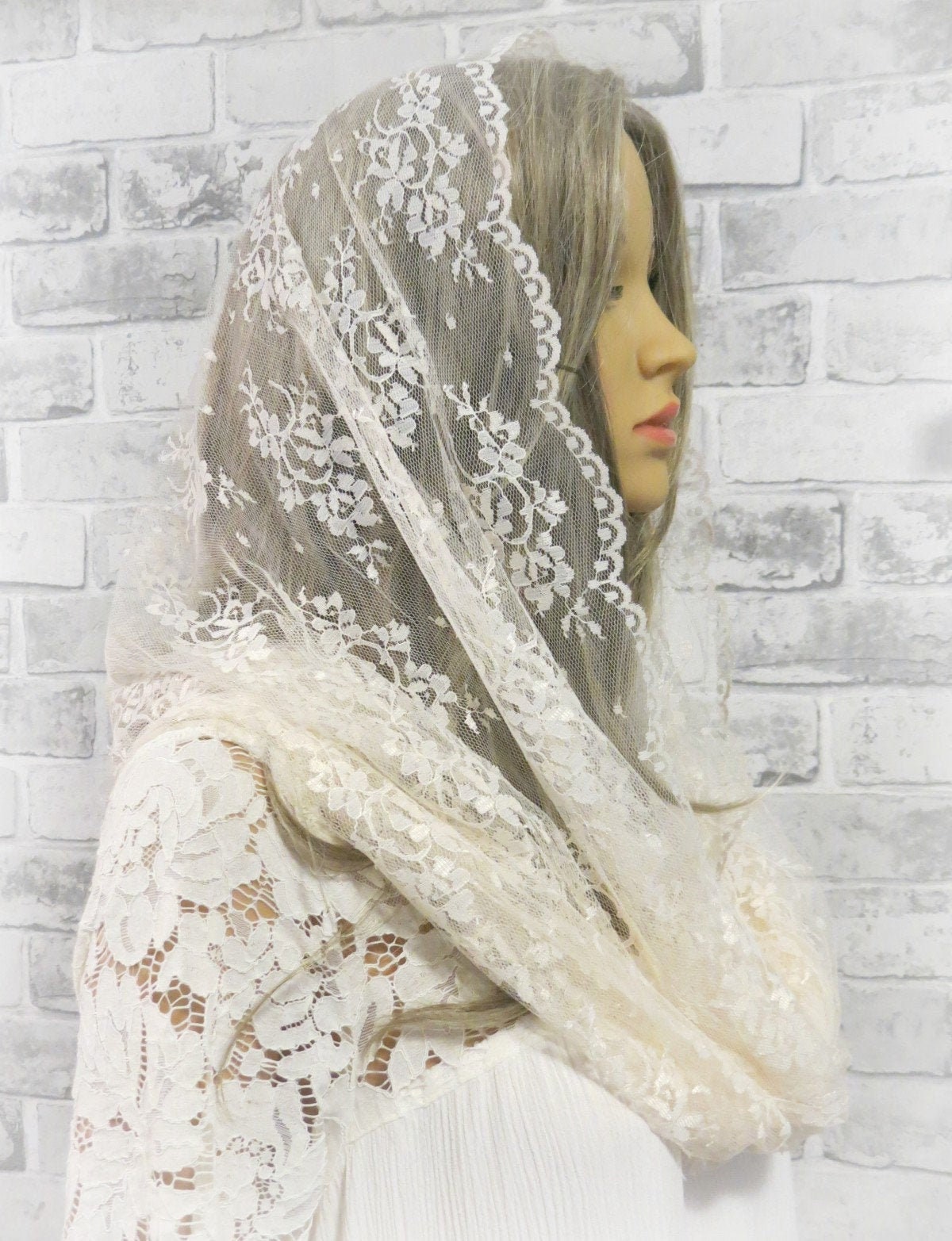 CHAPEL MANTILLA Beautiful Traditional Vintage Inspired French Lace ...