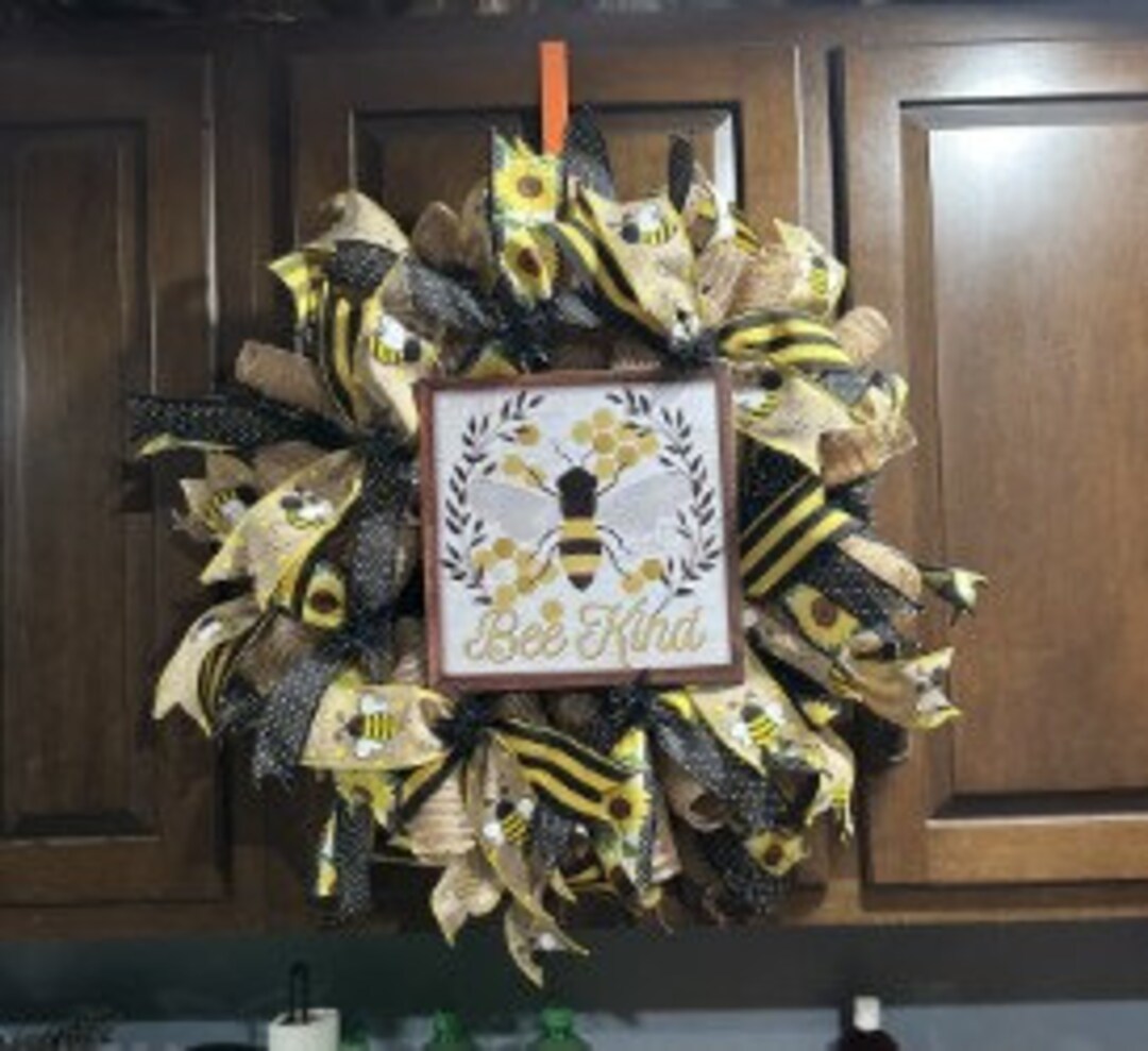 Bee Kind Wreath, Bee Wreath, Front Door Wreath, Bee Home Decor Wreath ...