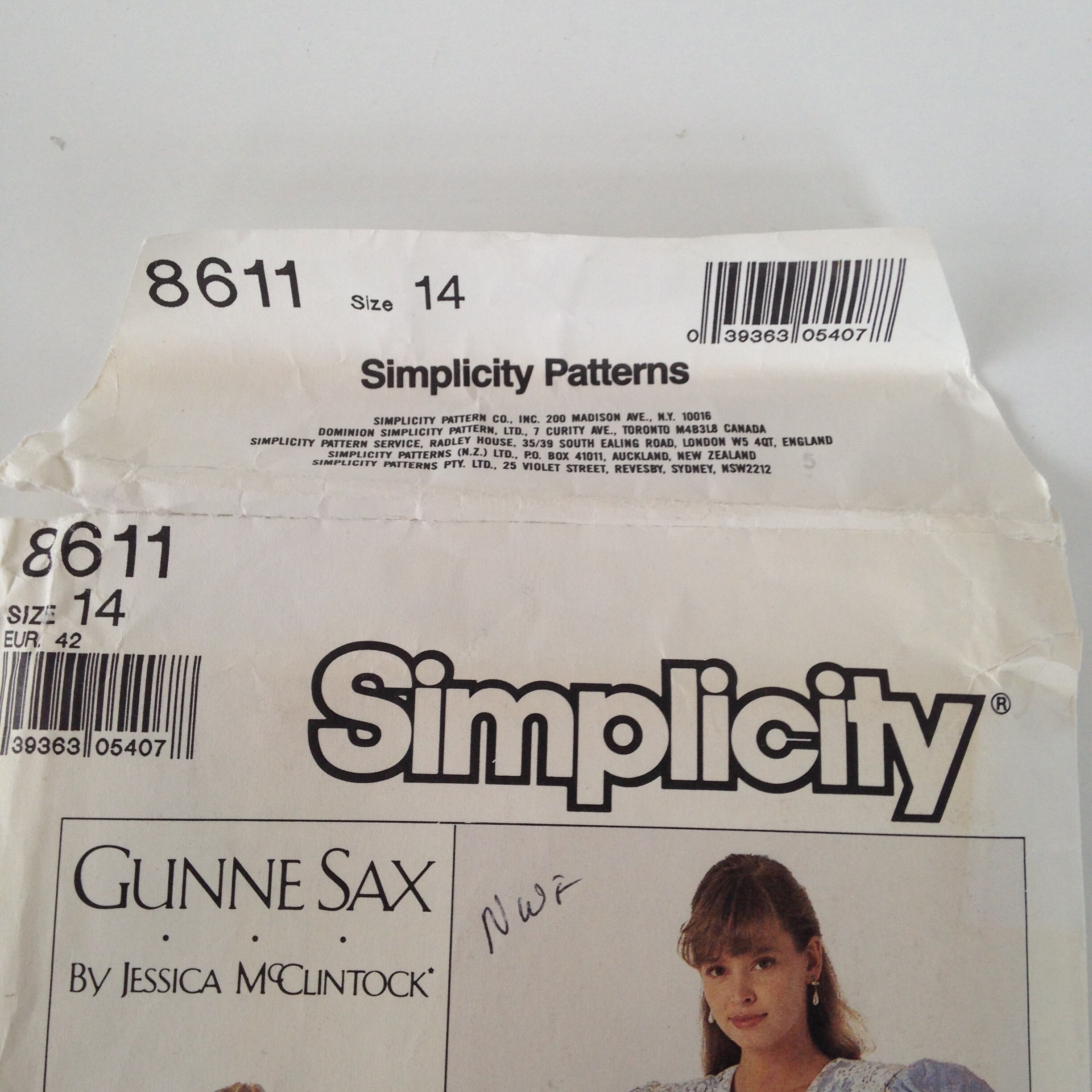 Vintage Simplicity 8611 Sewing Pattern UNCUT Gunne Sax V-neck Dress ...