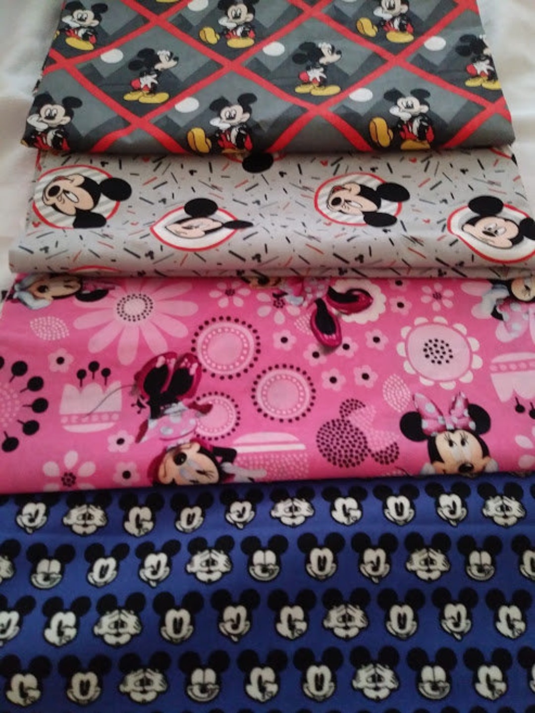 Disney Mickey and Minnie Mouse Fabric - 18"x43"inches - Etsy