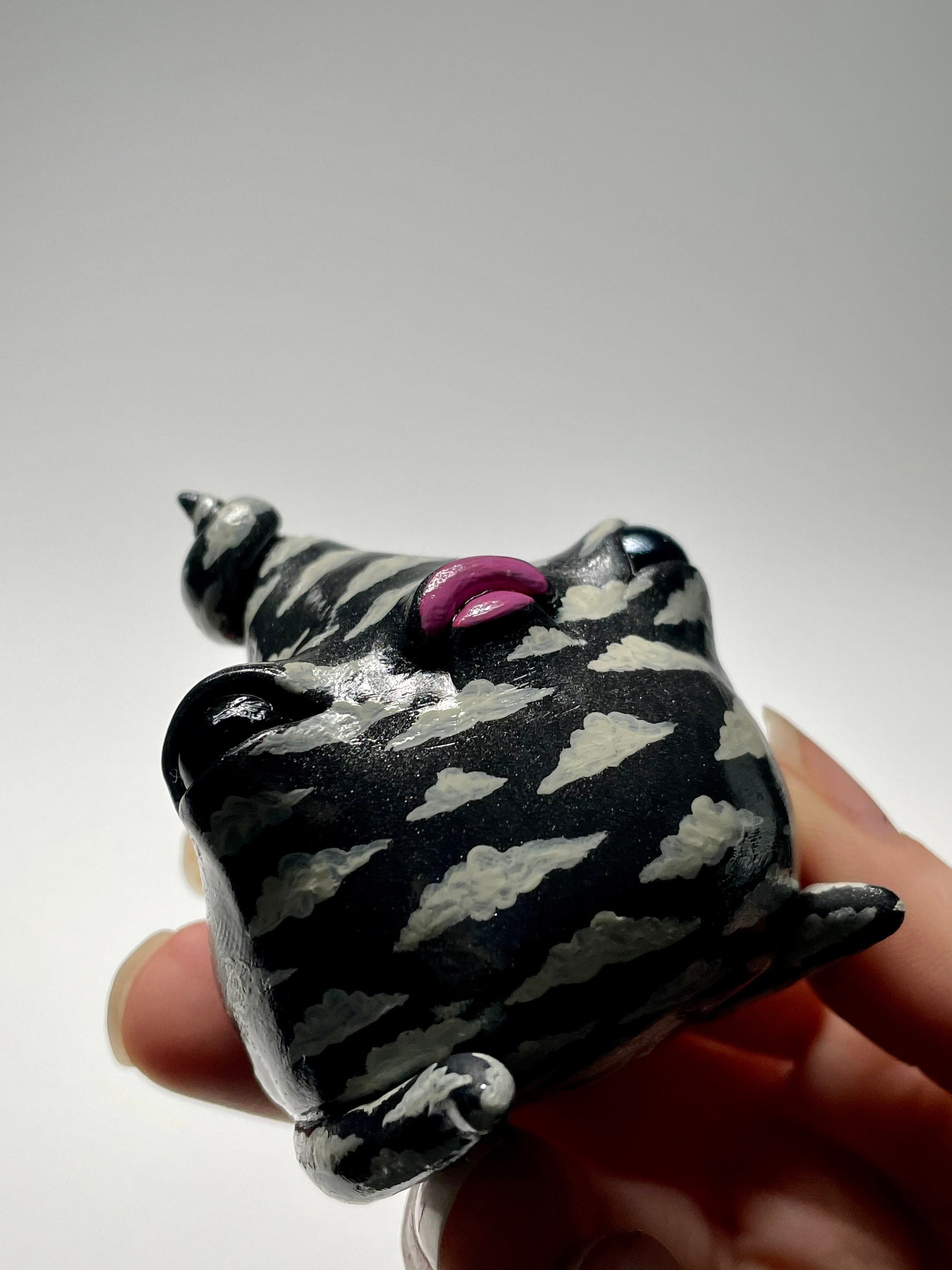 Black and white cloud poop head clay sculpture Sculpture Art Objects ...