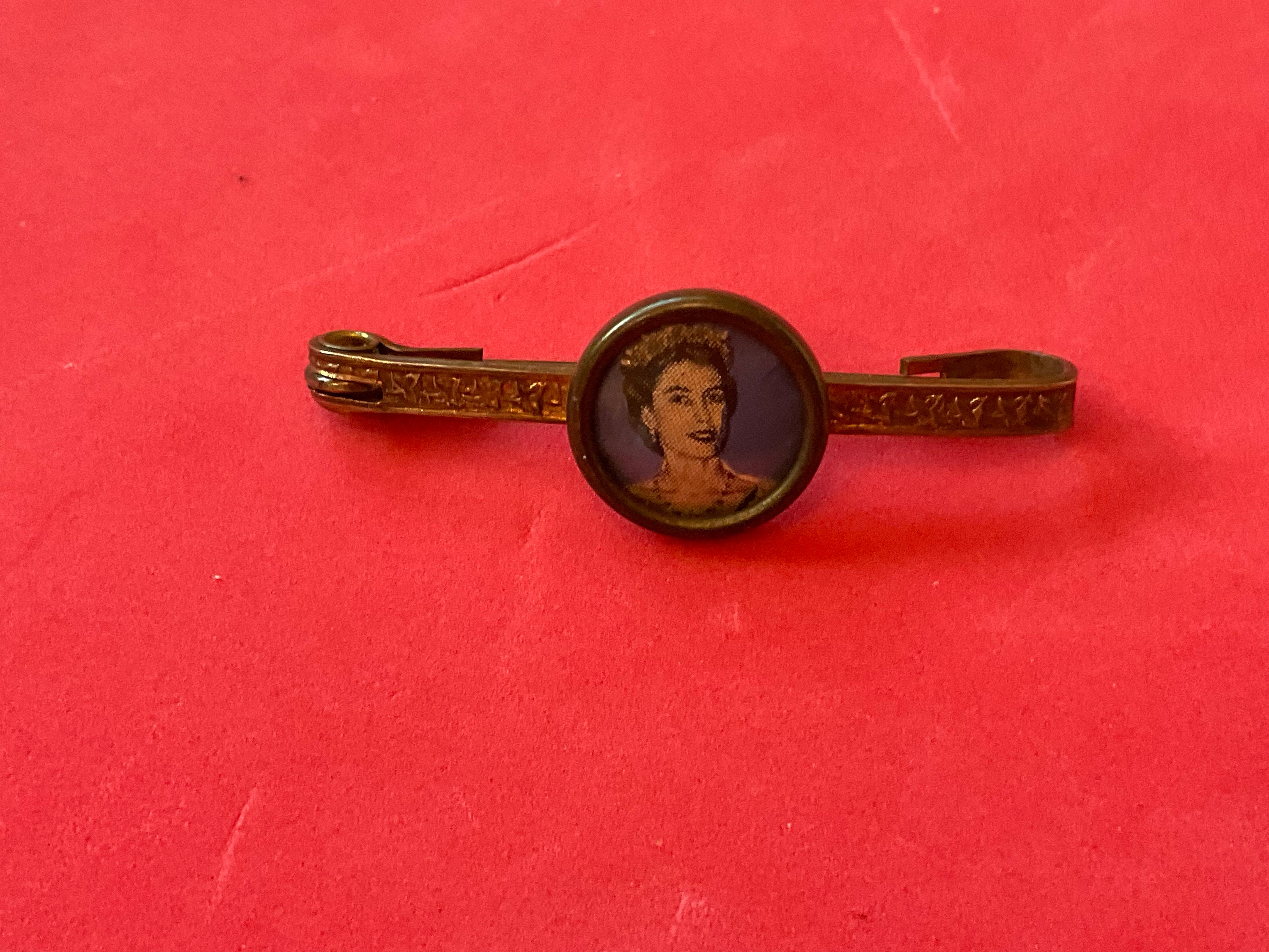 Queen Elizabeth II Commemorative Coronation Colour Portrait Bar Brooch ...