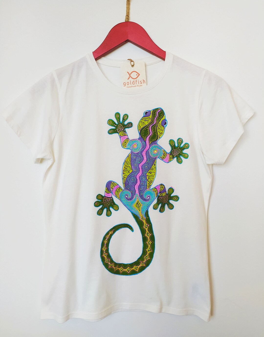 Hand-drawn Gecko T-shirt for Women. Colorful Lizard T-shirt ...