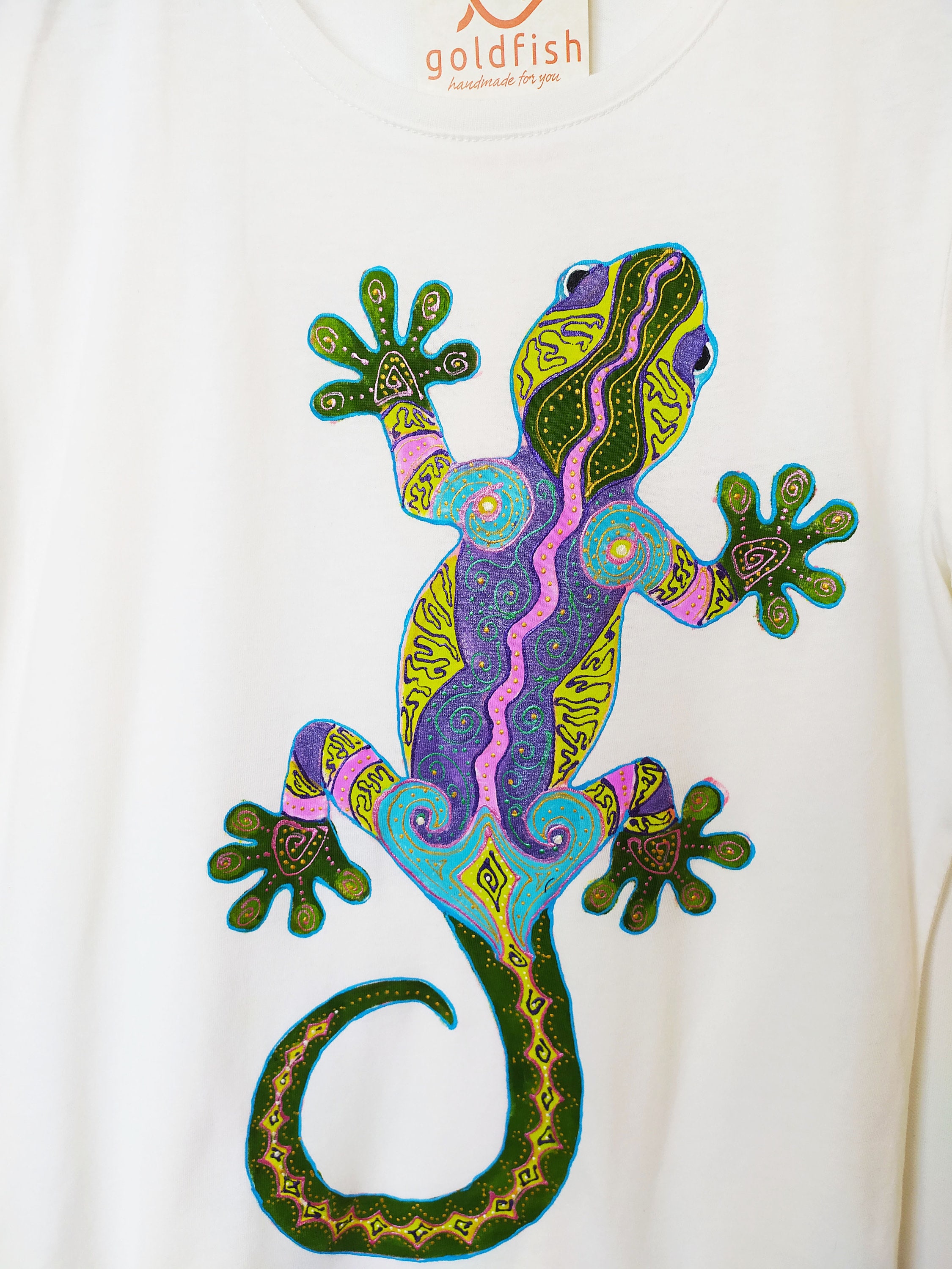 Hand-drawn Gecko T-shirt for Women. Colorful Lizard T-shirt ...