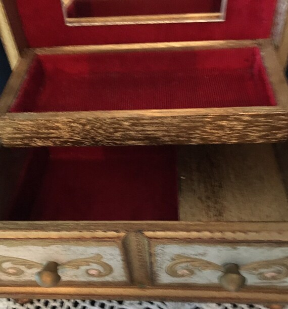 Florentine Jewelry Music Box/ Vintage - Gem